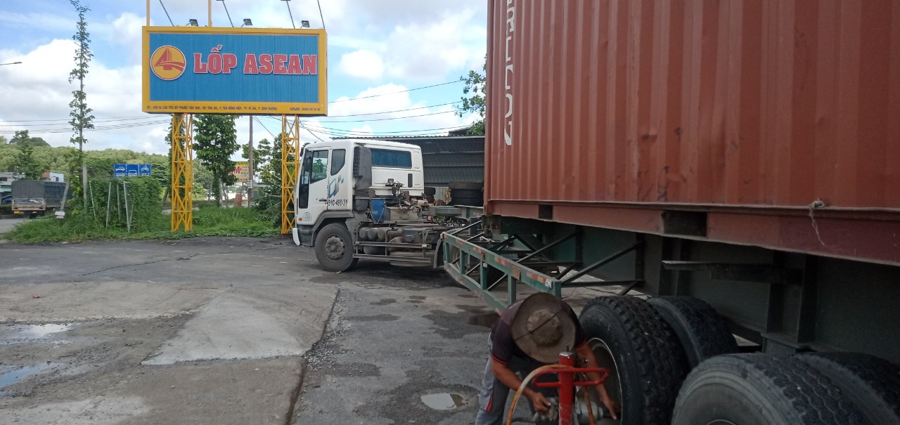 Kinh nghiệm lái xe đầu kéo - romooc an toàn